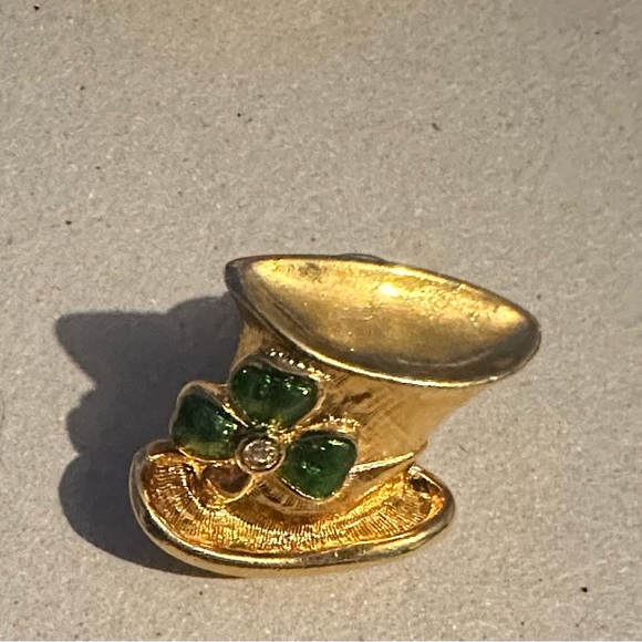 Jewelry | Vintage Avon Hat With Shamrock Brooch | Poshmark